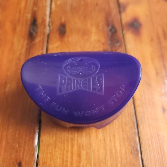 Pringle | Kitchen | Pringles To Go Vintage Potato Chip Holder Lunch Box ...
